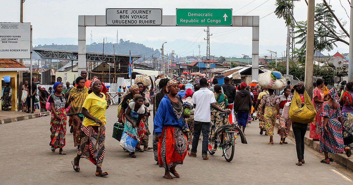 How do you manage a crisis in a conflict context? Case of the ...