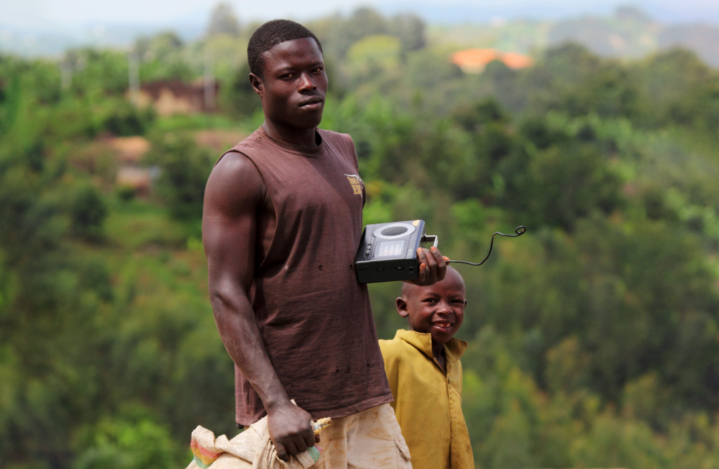 Relieving minds and hearts in Rwanda through radio - International Alert